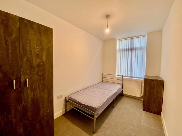 1 bedroom in a house share to rent