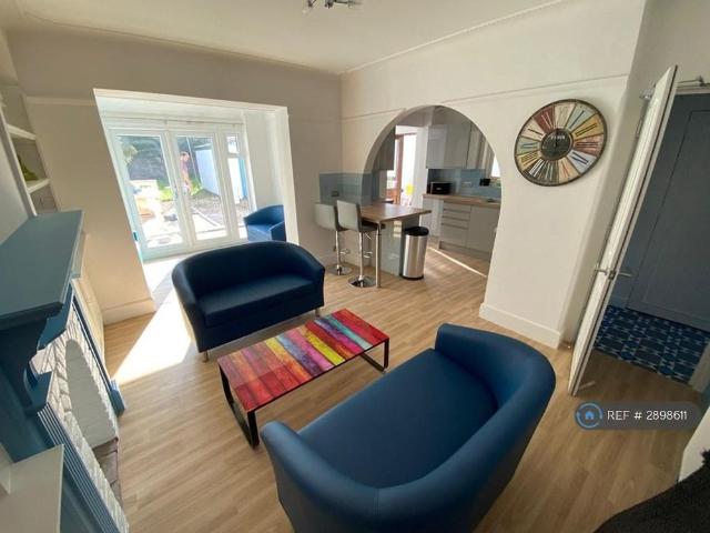 1 bedroom in a house share to rent