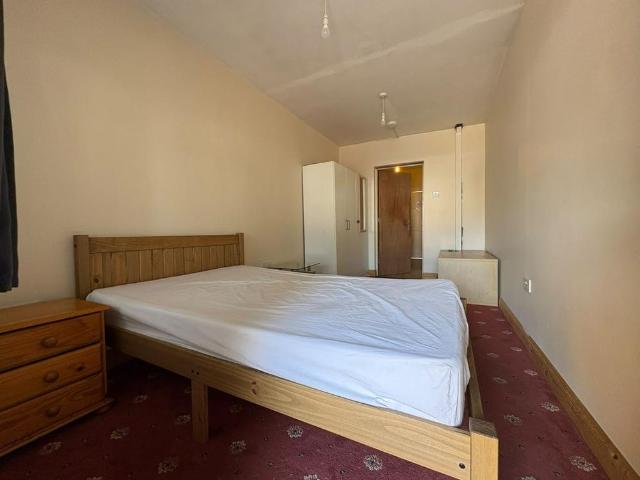 1 bedroom in a house share to rent