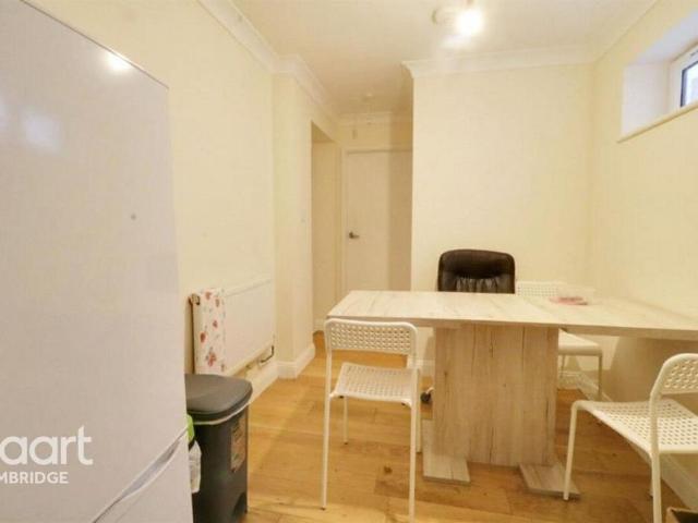 1 bedroom in a house share to rent