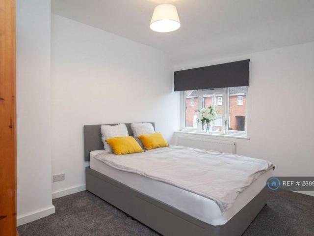 1 bedroom in a house share to rent
