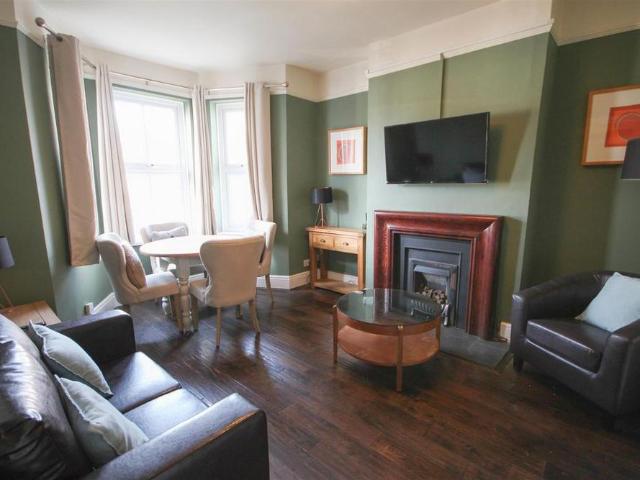 1 bedroom in a house share to rent
