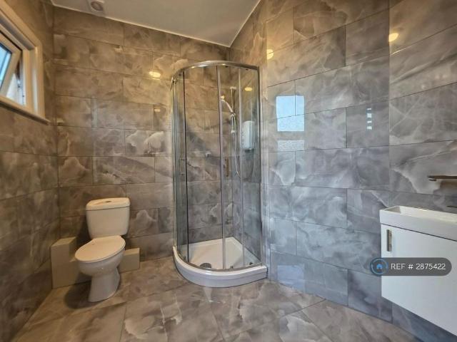 1 bedroom in a house share to rent