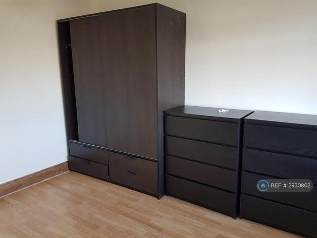 1 bedroom in a house share to rent
