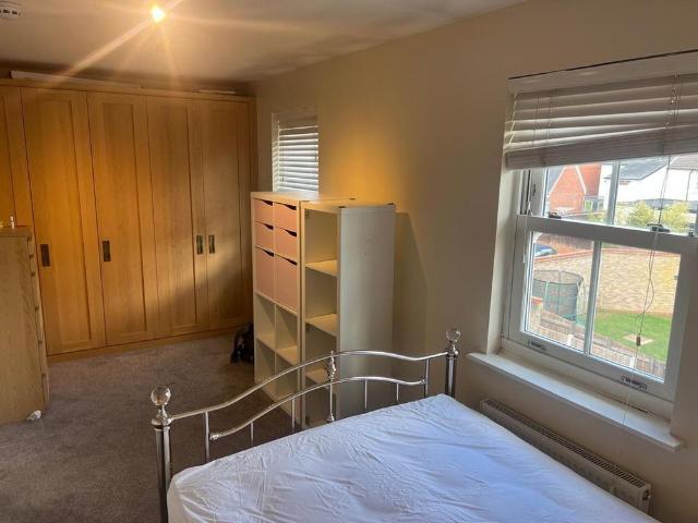 1 bedroom in a house share to rent