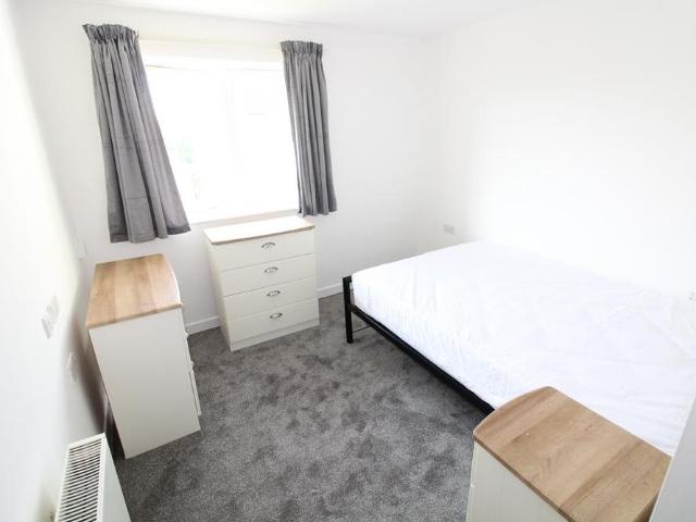 1 bedroom in a house share to rent