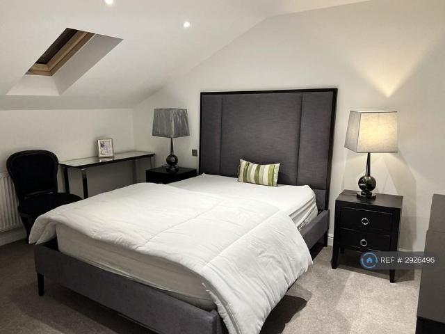 1 bedroom in a house share to rent