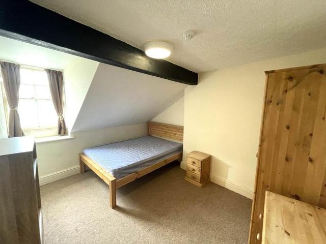 1 bedroom in a house share to rent