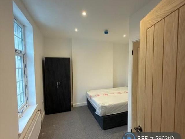 1 bedroom in a house share to rent