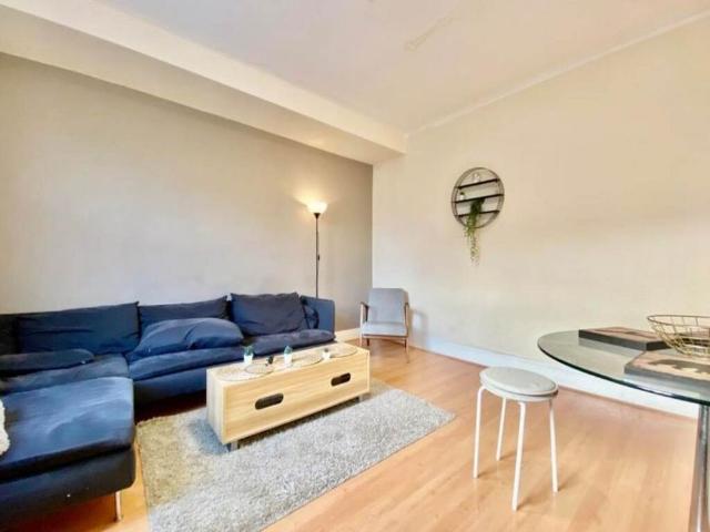 1 bedroom in a house share to rent