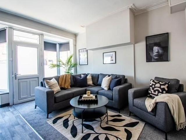 1 bedroom in a house share to rent