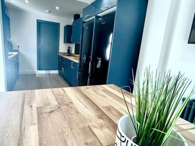 1 bedroom in a house share to rent