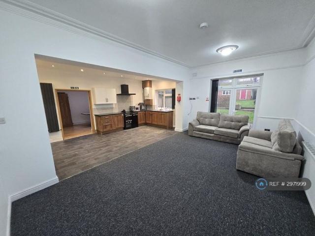 1 bedroom in a house share to rent