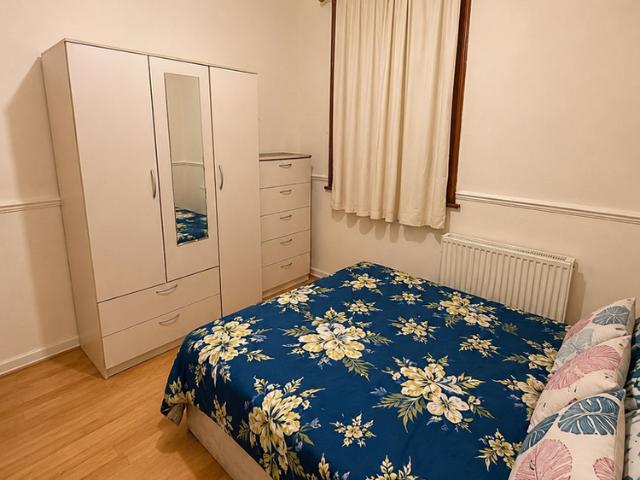 1 bedroom in a house share to rent
