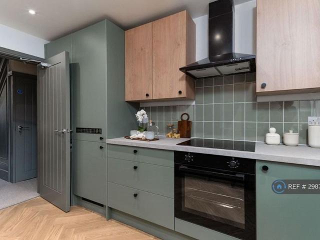 1 bedroom in a house share to rent
