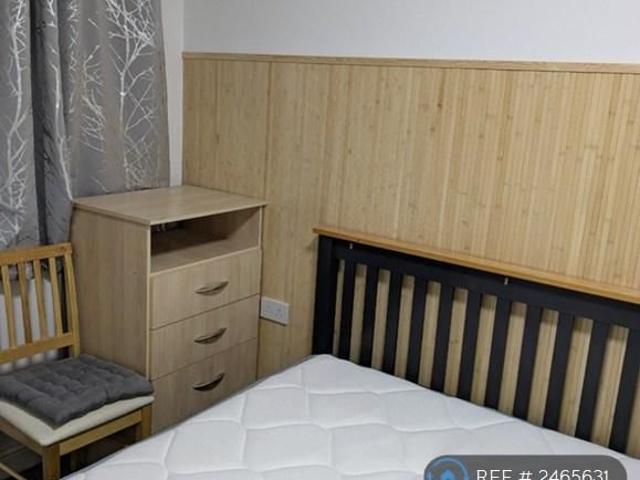 1 bedroom in a house share to rent