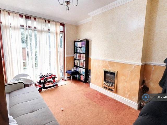 1 bedroom in a house share to rent