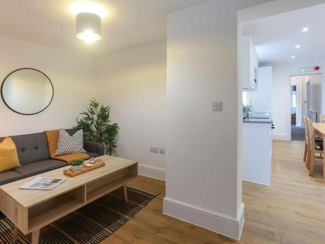1 bedroom in a house share to rent