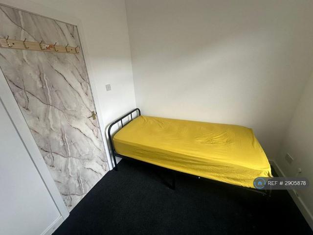 1 bedroom in a house share to rent