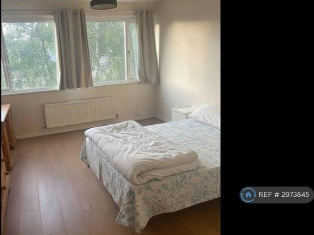 1 bedroom in a house share to rent
