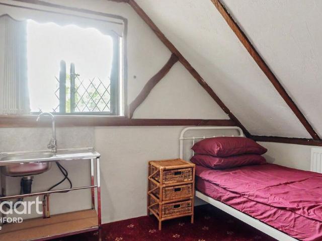 1 bedroom in a house share to rent