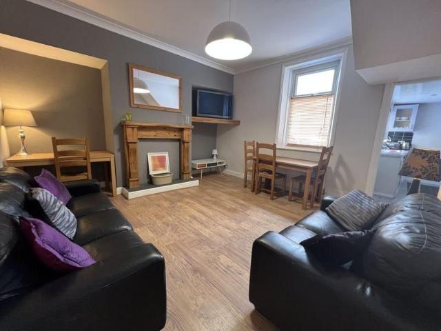 1 bedroom in a house share to rent