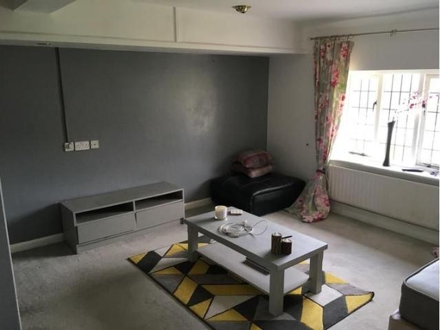 1 bedroom in a house share to rent