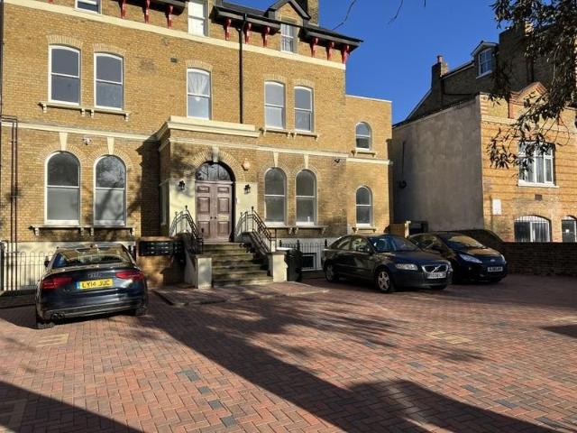 1 bedroom in a house share to rent