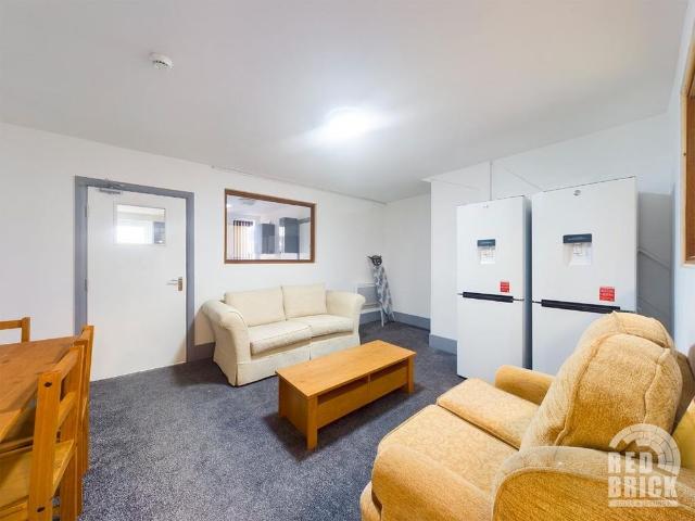 1 bedroom in a house share to rent
