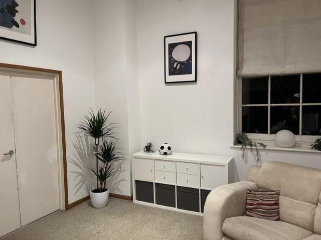 1 bedroom in a house share to rent