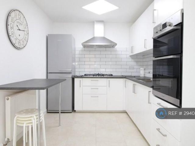 1 bedroom in a house share to rent