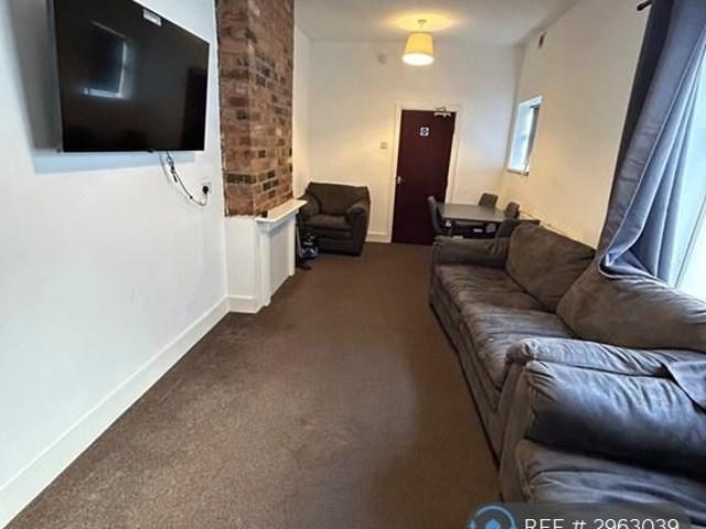 1 bedroom in a house share to rent
