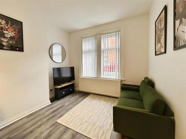 1 bedroom in a house share to rent