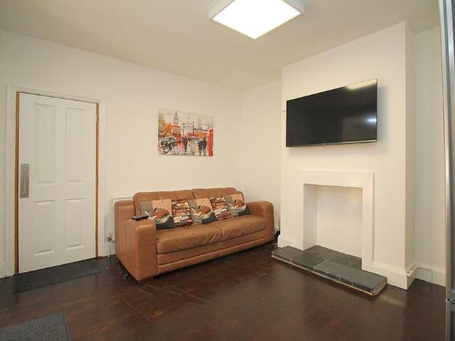 1 bedroom in a house share to rent