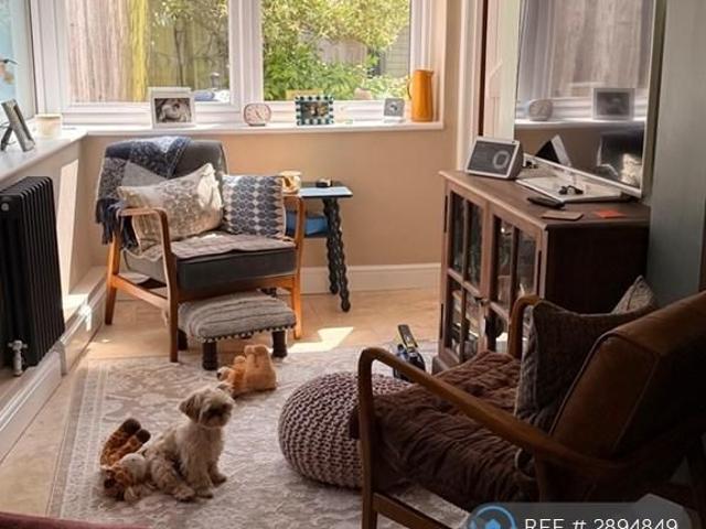 1 bedroom in a house share to rent