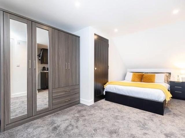1 bedroom in a house share to rent