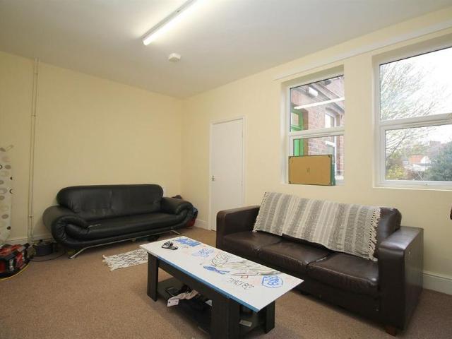 1 bedroom in a house share to rent