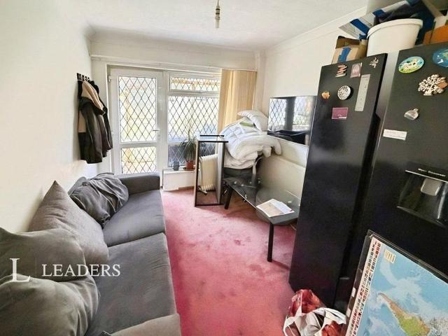 1 bedroom in a house share to rent