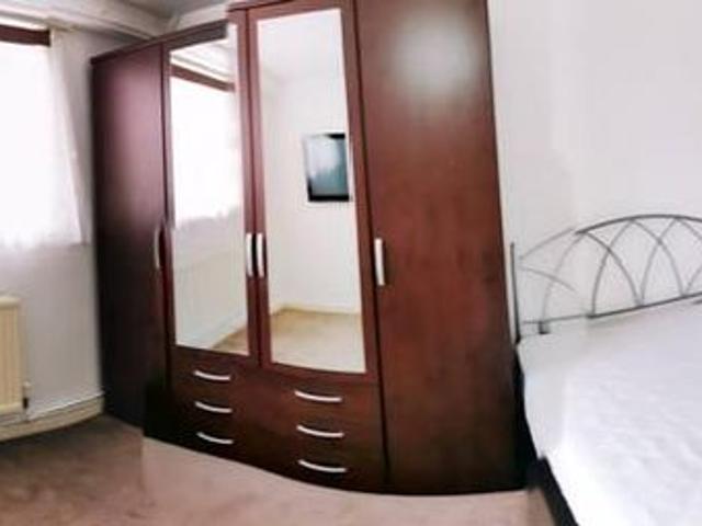 1 bedroom in a house share to rent