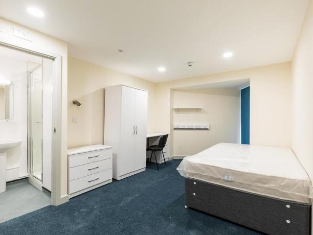 1 bedroom in a house share to rent