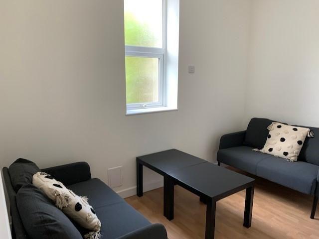 1 bedroom in a house share to rent
