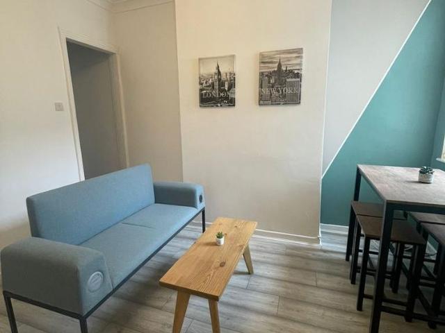 1 bedroom in a house share to rent