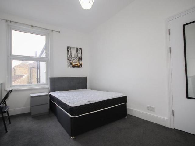 1 bedroom in a house share to rent