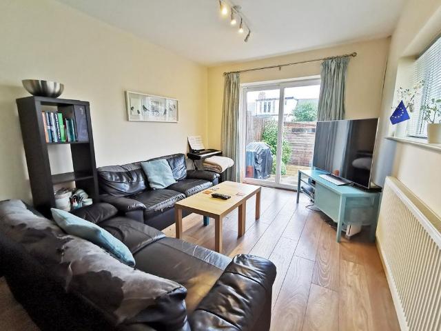 1 bedroom in a house share to rent