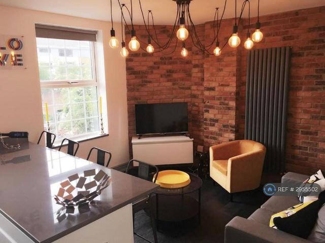 1 bedroom in a house share to rent