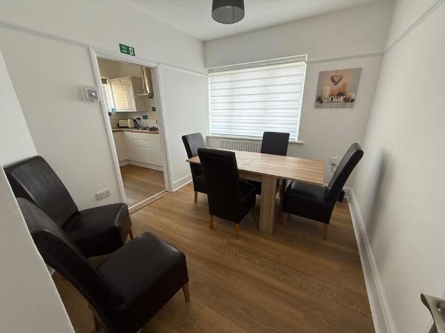 1 bedroom in a house share to rent