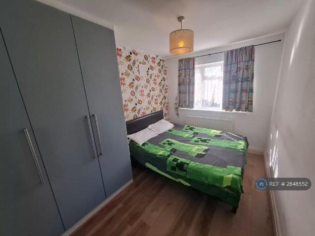 1 bedroom in a house share to rent
