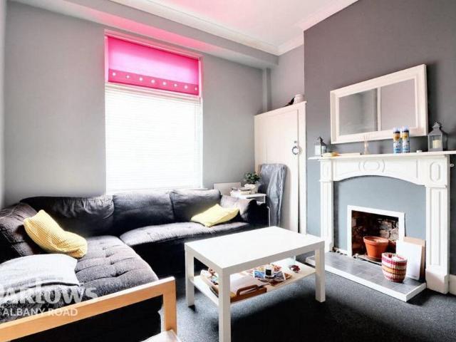1 bedroom in a house share to rent