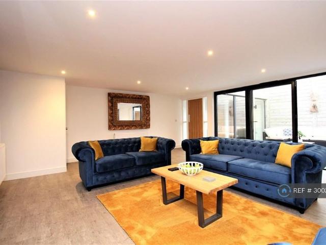 1 bedroom in a house share to rent