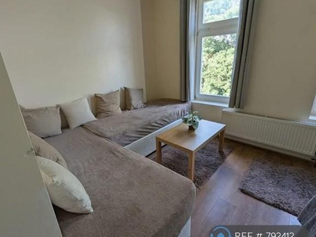 1 bedroom in a house share to rent